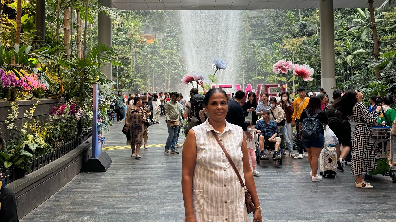 Merlion Park & Jewel Changi Airport - Travel with Family - YouTube