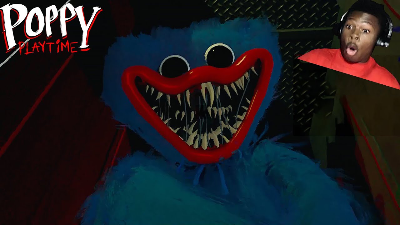 I got so scared i threw my headset on poppy playtime - YouTube