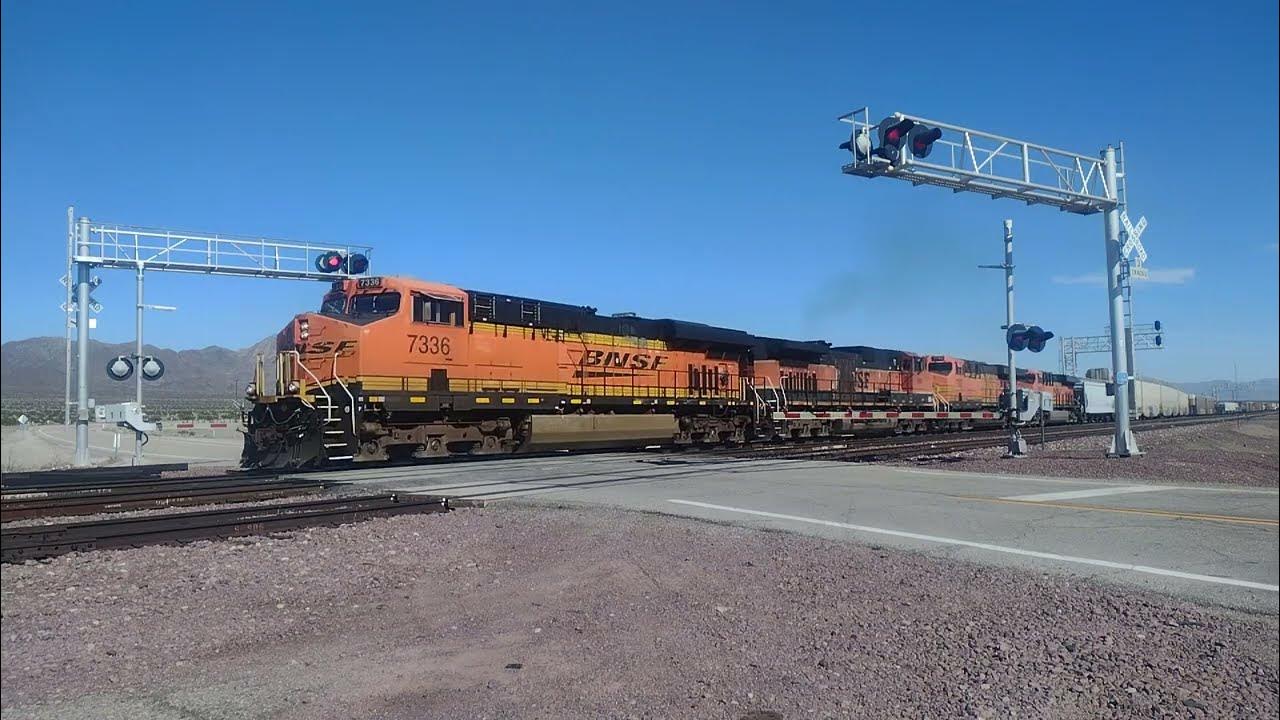Monster WB BNSF Manifest Train At Amboy Ca! #bigbossrailfanner - YouTube
