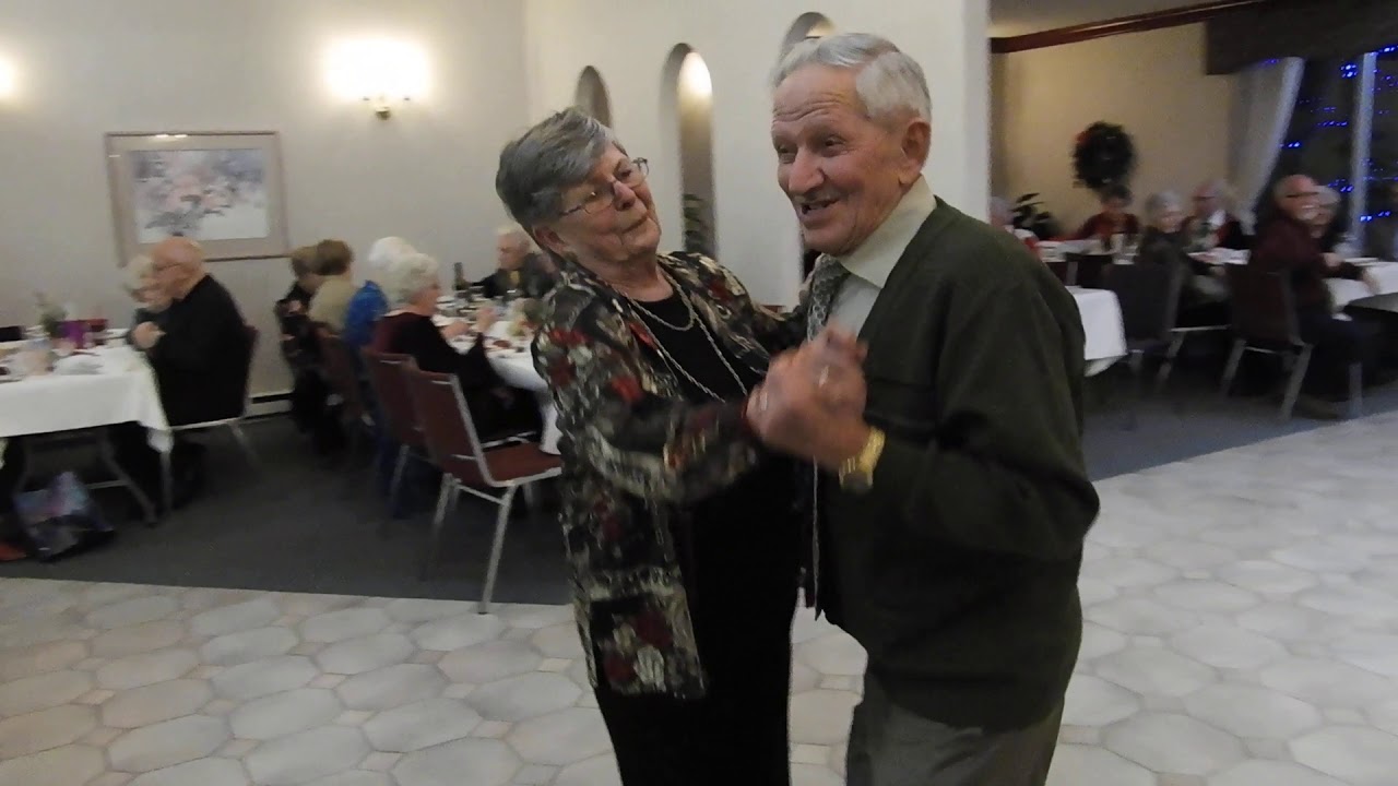 Lou and Pat Thibodeau Starting the dancing. - YouTube