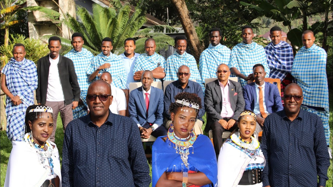 AMASA-Waimba kwa furaha kwenye Mahafali yao Akisindikizwa na Dr Steven ...