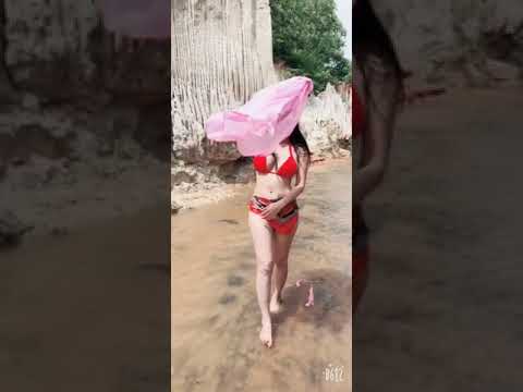 Pong lột hết show thời trang luôn nhé các anh !
