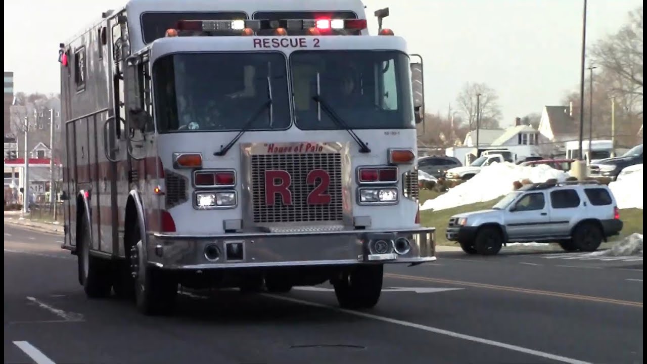 [RARE] Norwalk, CT Spare Rescue 2 and Engine 2 responding to an AFA ...