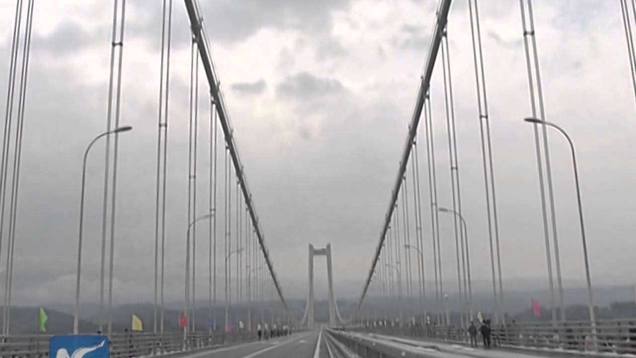 Longest, highest bridge in China opened - YouTube