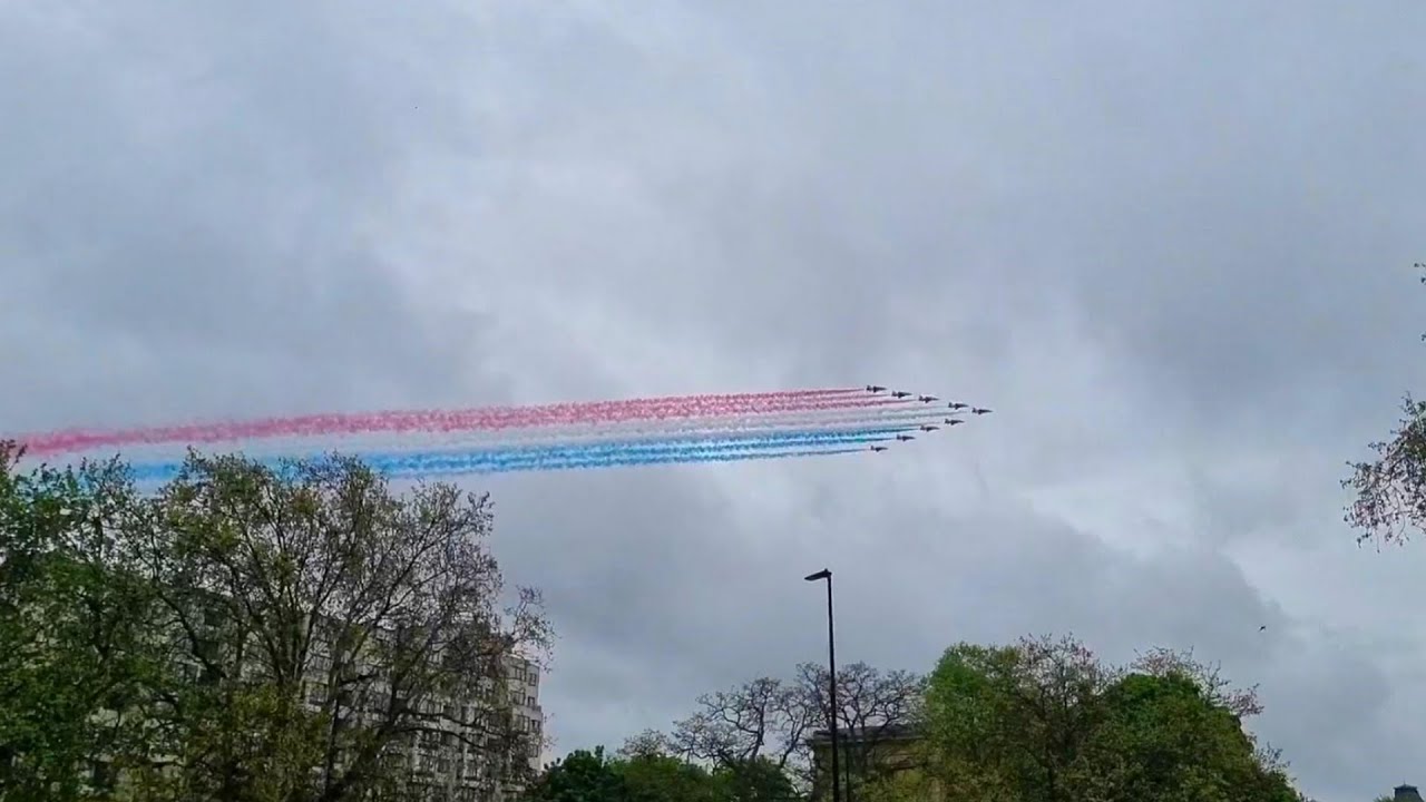 King Charles Flypast - Coronation Flyover - YouTube