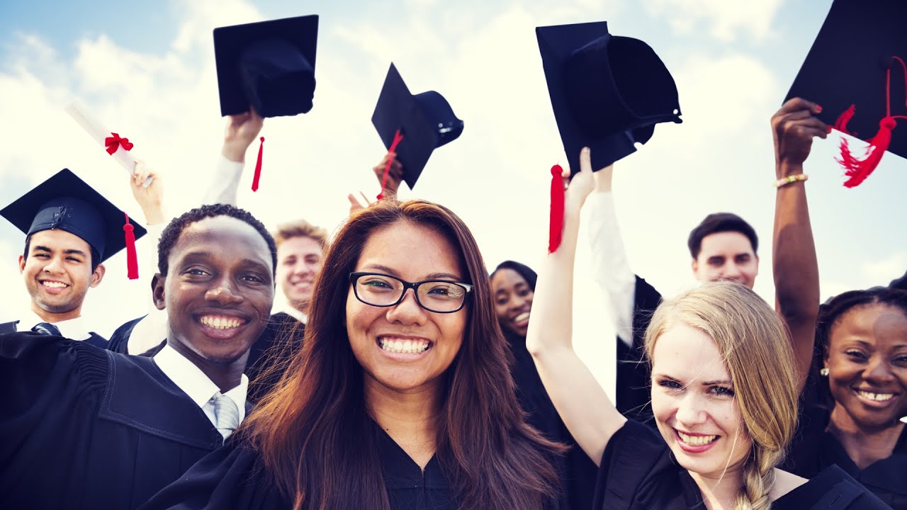 Graduarse de secundaria, un reto en Los Ángeles - YouTube