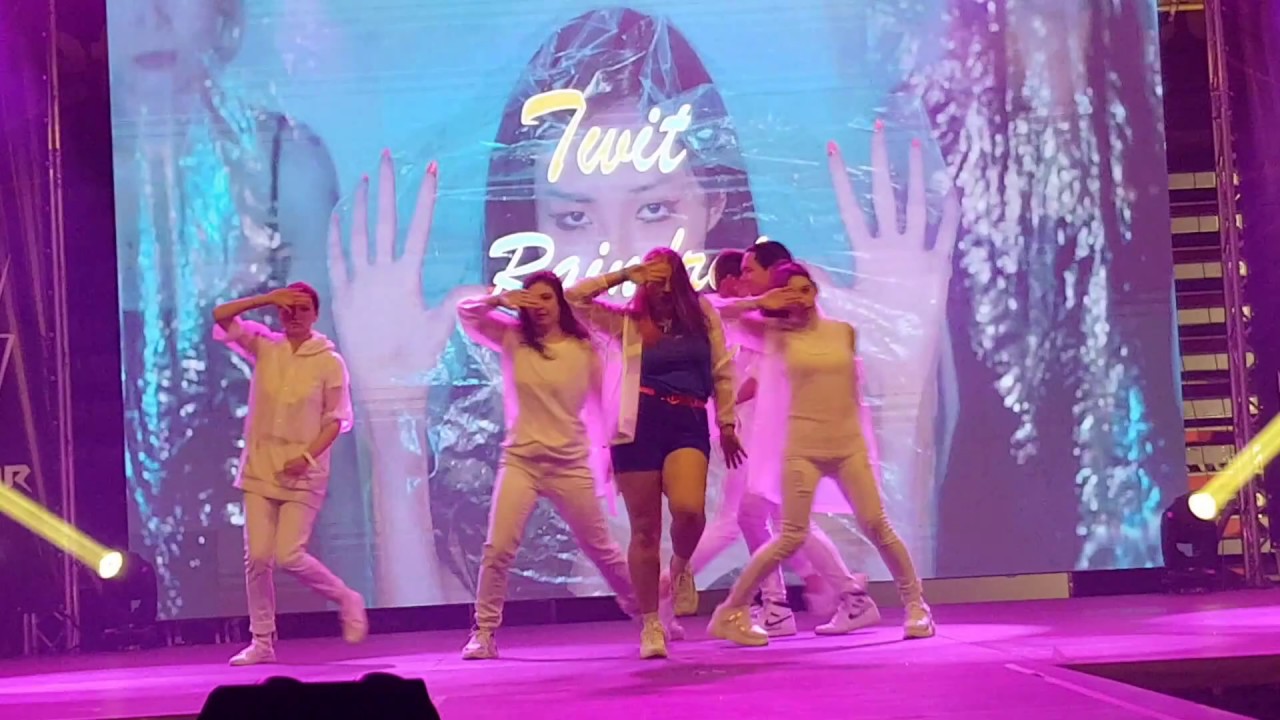 Raindrop - Hwasa's Twit dance cover [AnimeS Expo 2019] - YouTube