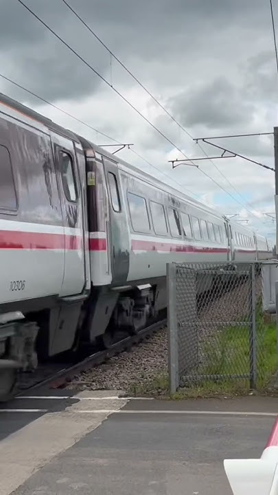 LNER intercity 225 passing Sutton & Barnby LC - YouTube