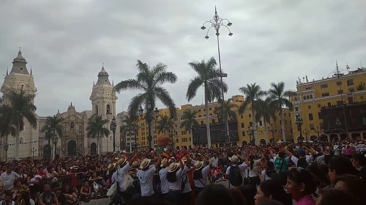 Carnaval de Lima 2020 (12) - YouTube