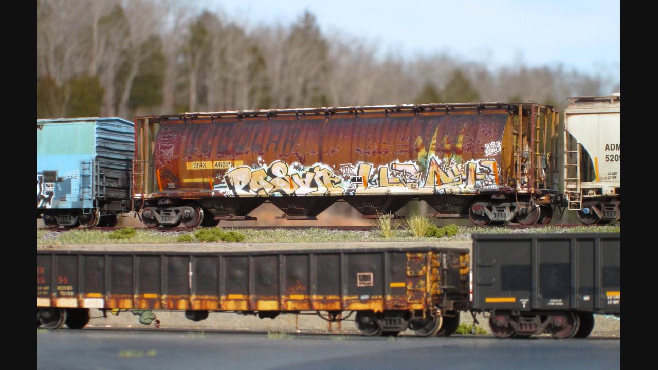 Scoular Cylindrical Covered Hopper - Cullet Service - YouTube