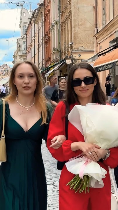 😋 Посмішка Львів дівчата центр площа Ринок львівплощаринок Youtube