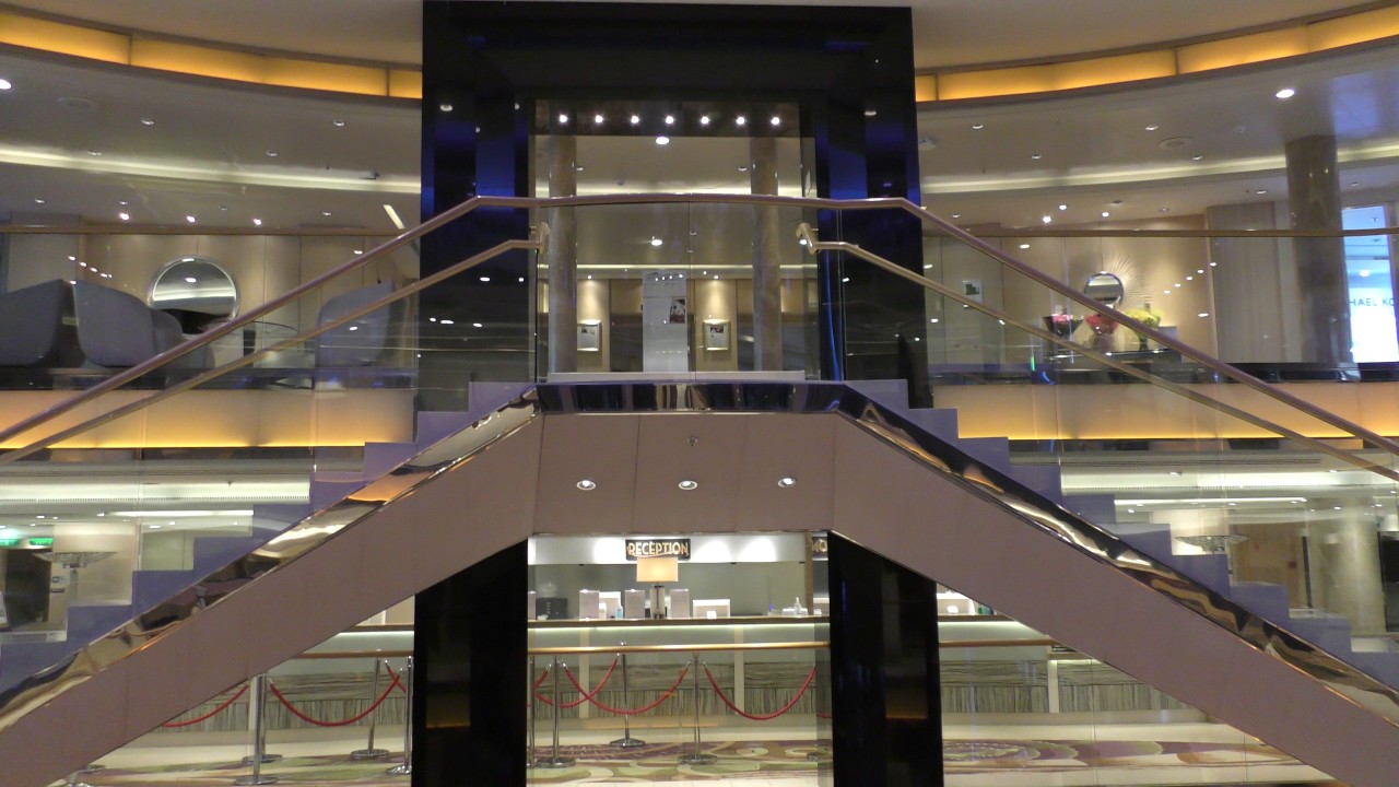 4K Video of P&O Azura Atrium - YouTube
