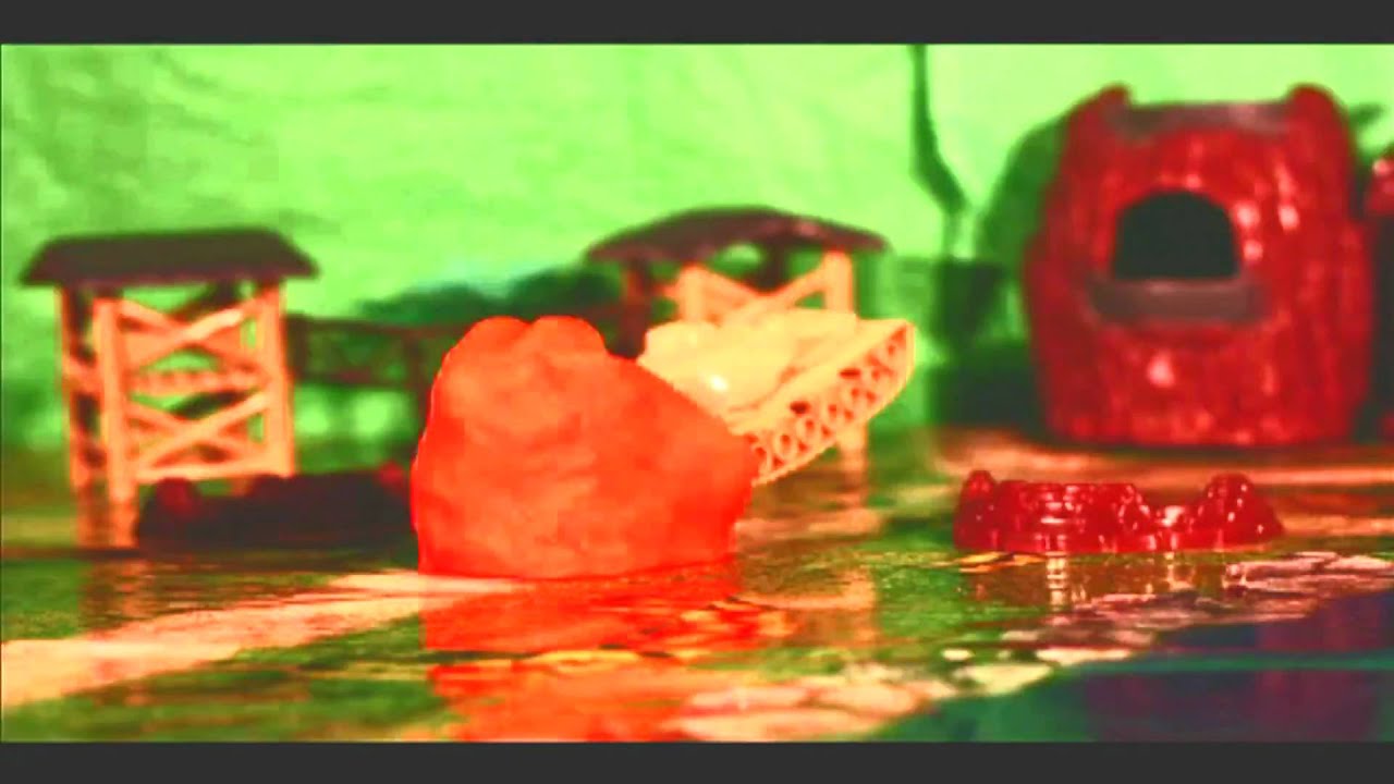 Play-Doh vs. Toy Soldiers - YouTube