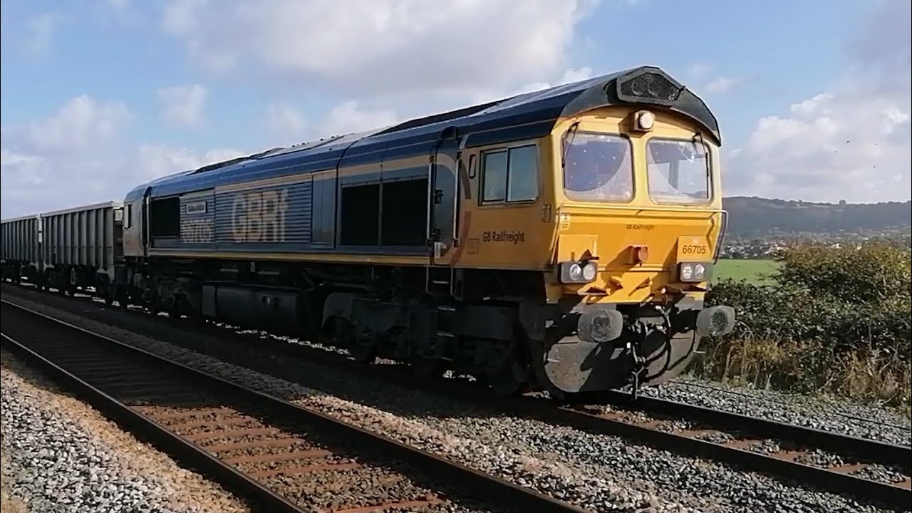 10/10/22 - GBRf Class 66 - 66705 "Golden Jubilee" - Wellingborough Up ...