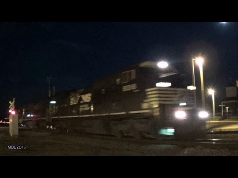 HD: NS 8318 leads NS Train 153 in Bremen, GA - YouTube