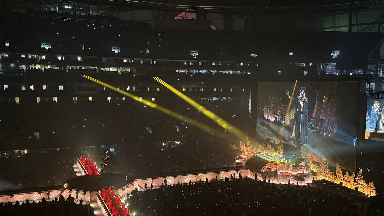 The Weeknd - São Paulo AtlantA, GA LIVE at Mercedes Benz 2025 XO - YouTube