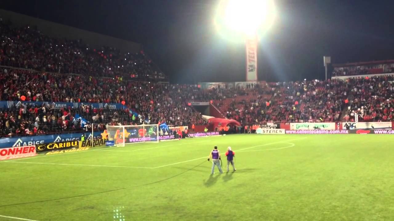 Xolo Mayor cae de los cielos - YouTube