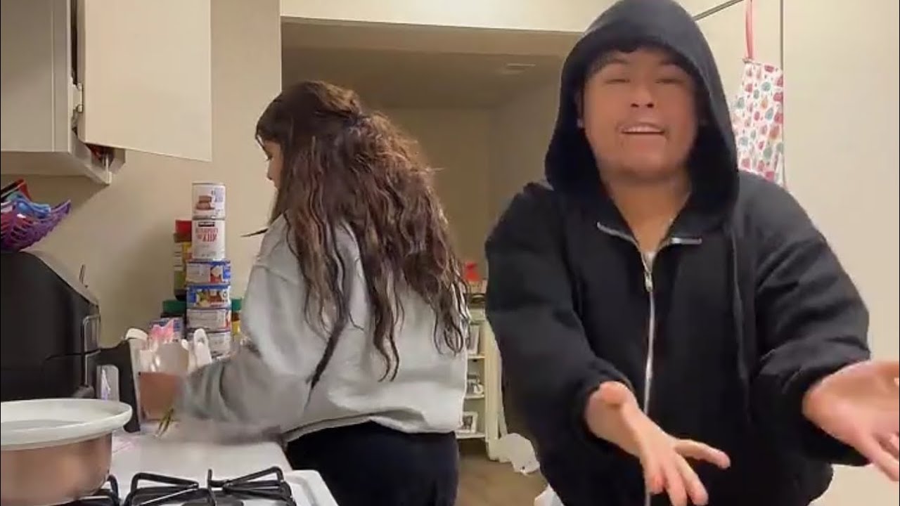 11/8 Benjy cooking enchiladas live (part 1) - YouTube