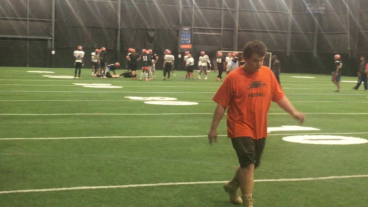 SE runs a play at practice on 12 11 18 @ Proehlific Park - YouTube