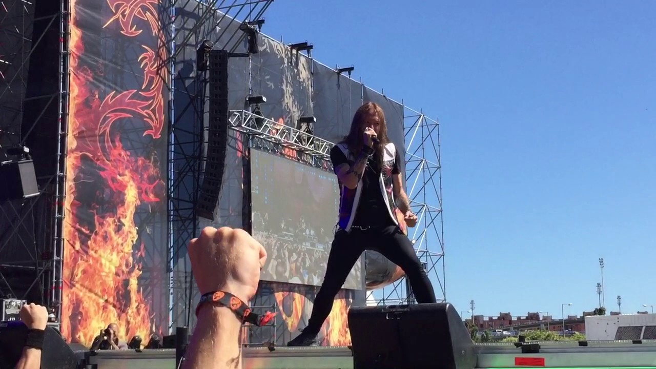 Hammerfall - Hector's Hymn (Live at Rock Fest BCN 18) - YouTube