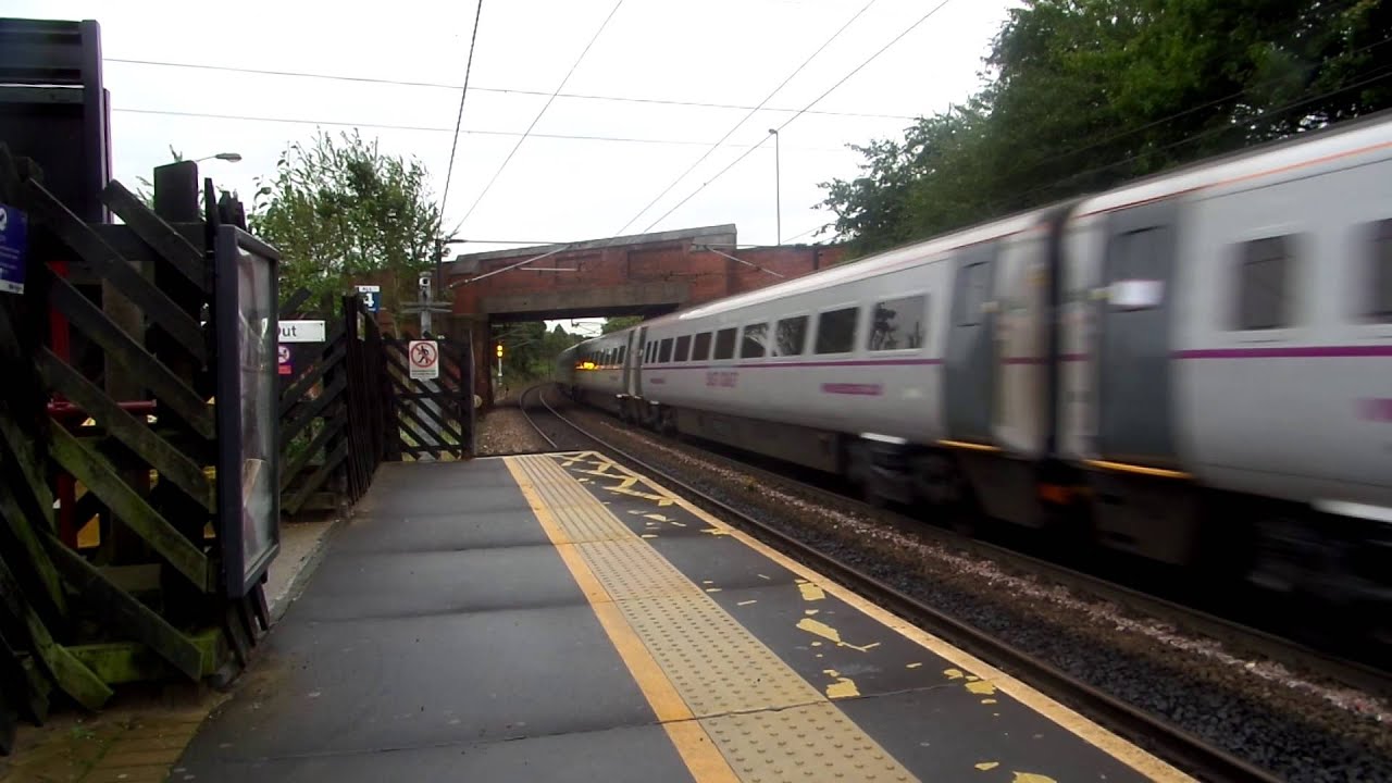 Class 91 mega horn through Outwood - YouTube