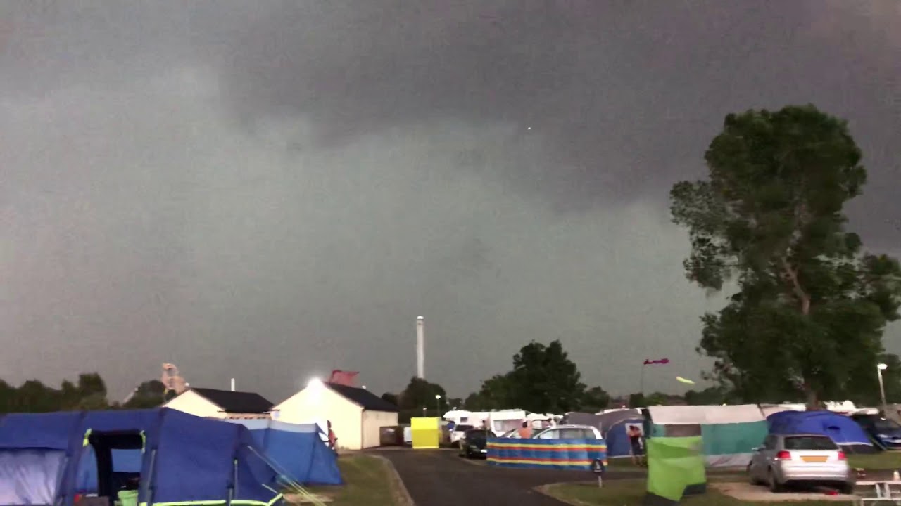 Flamingo land storm! - YouTube