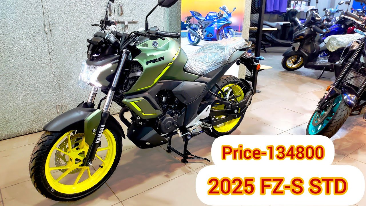 2025 Yamaha FZS V5 Cyber Green Color Detailed Review | On Road Price ...