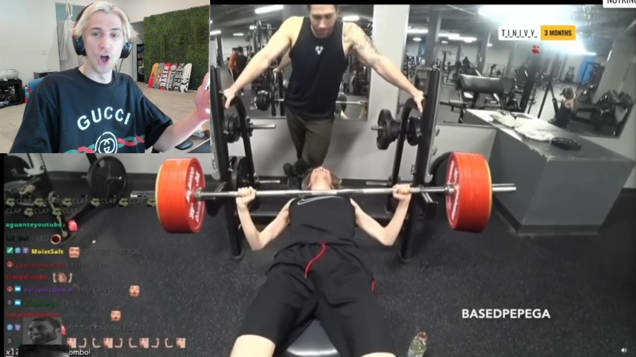 xQc proves that he can lift heavy - YouTube