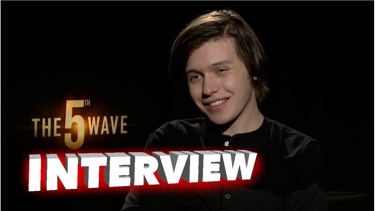 The 5th Wave: Nick Robinson Exclusive Interview | ScreenSlam - YouTube