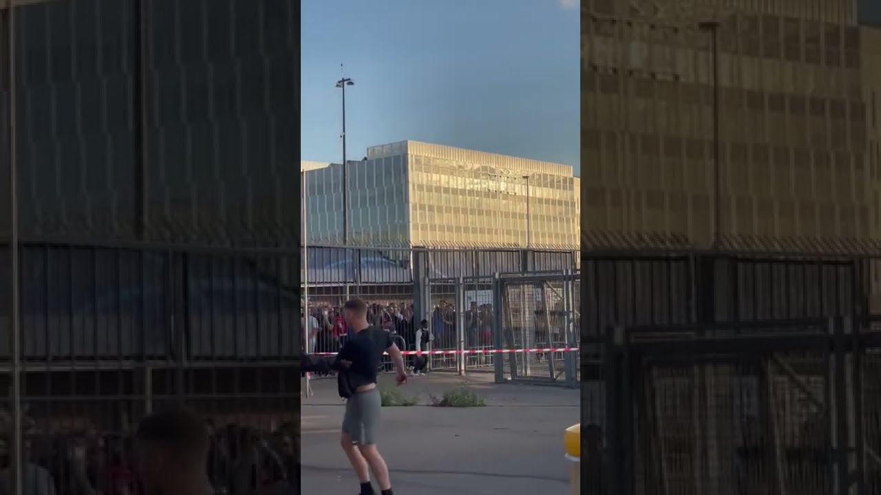 RMFC & LFC Fans are now jumping over gates to get into the stadium to ...