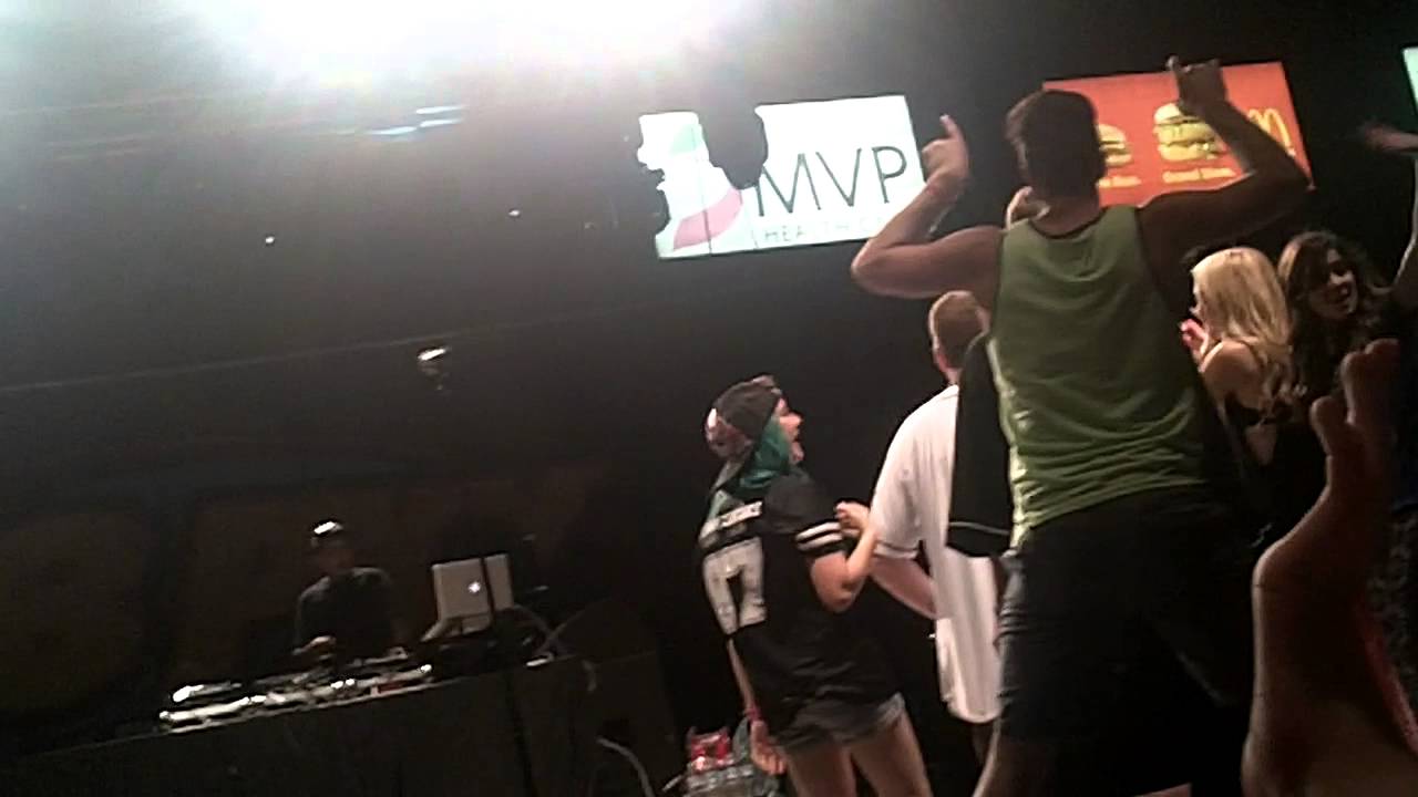 having fun at 98pxy summer jam 2015 - YouTube