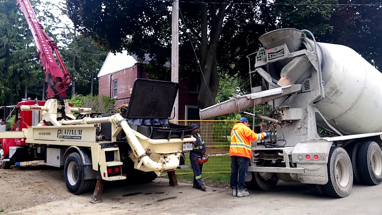 Concrete pumping for footing, 180605(2) - YouTube