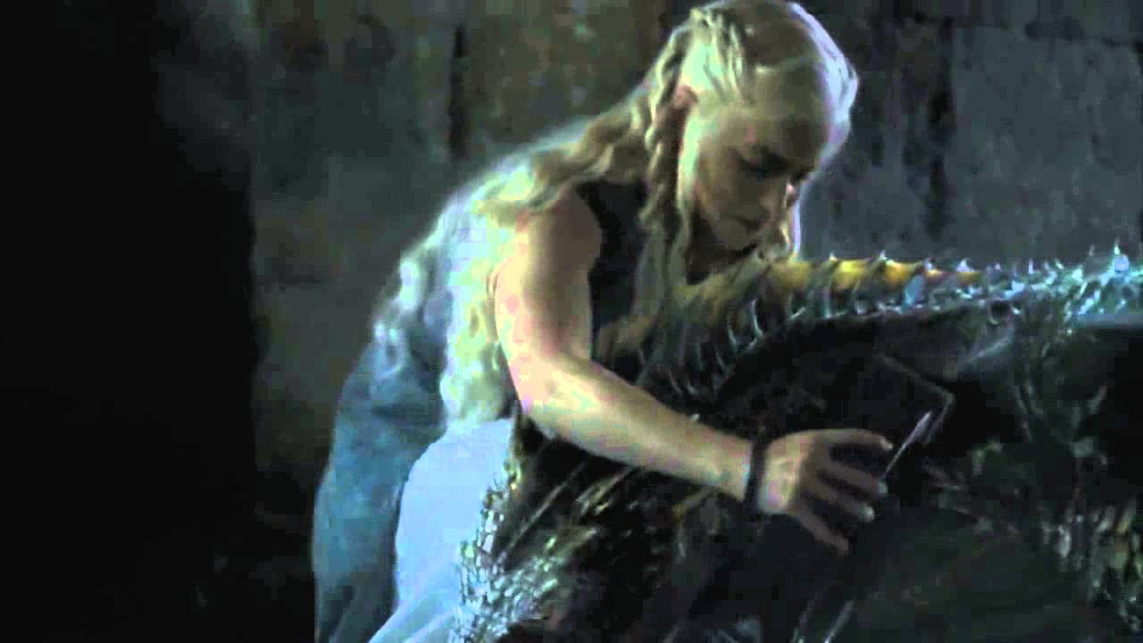 IL TRONO DI SPADE - Daenerys incatena Rhaegal e Viserion - YouTube
