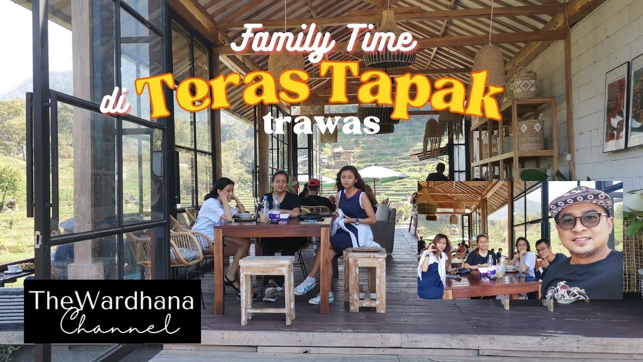 Family Time di Teras Tapak Cafe Trawas - YouTube