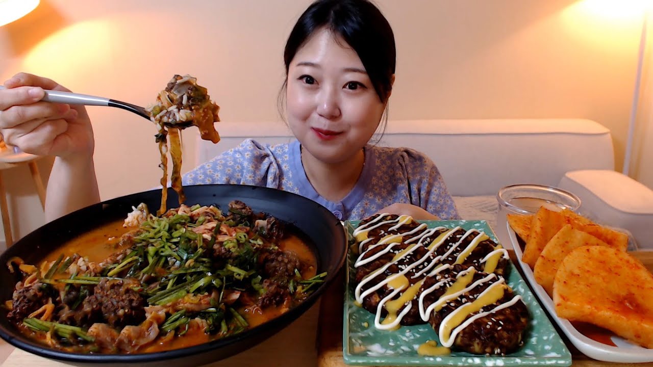 얼큰한 순대국밥 순대 듬뿍 함박스테이크 섞박지 먹방 Spicy Soondae gukbap Radish Kimchi ...
