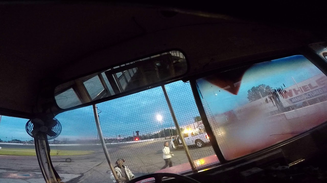 Flat Rock Speedway Bus Race Sept 1,2018 - YouTube