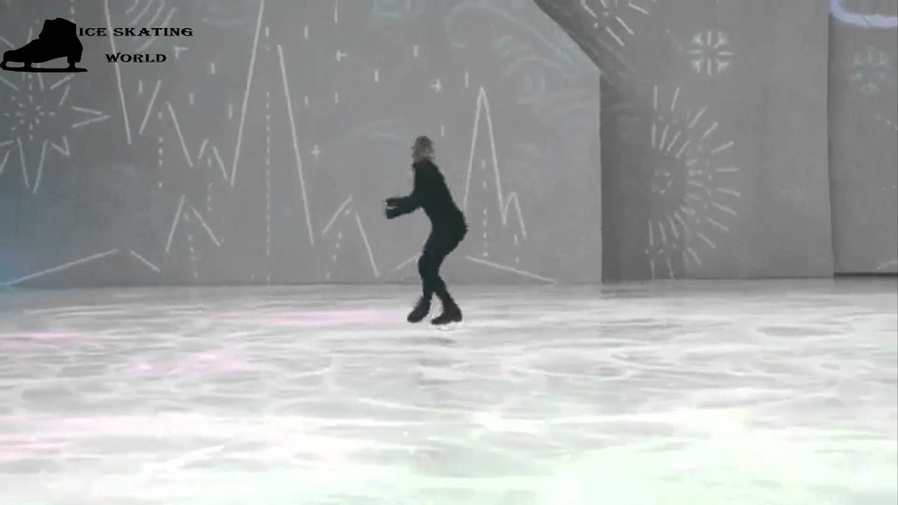 Evgeni Plushenko did in training a cascade of eight jumps - YouTube