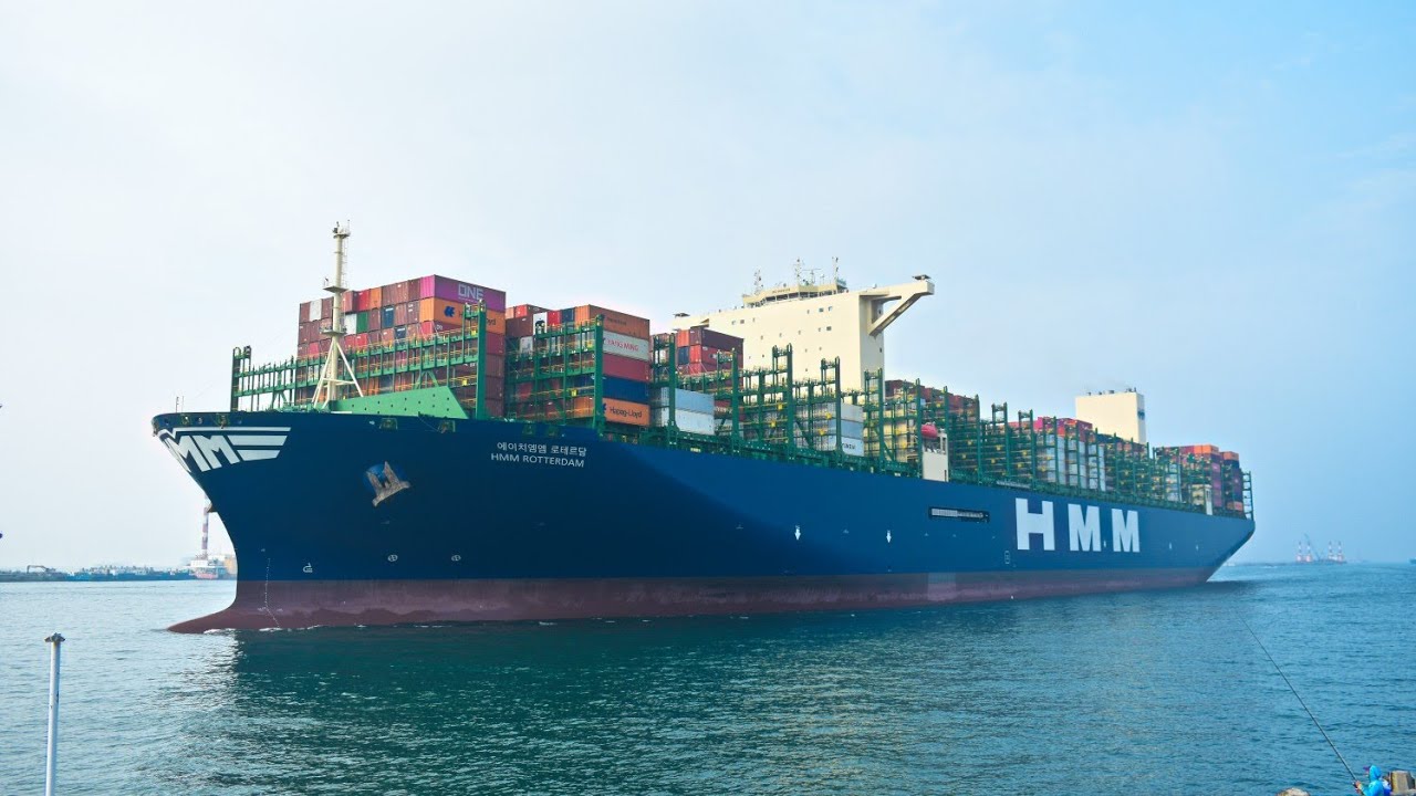 大船進港。23萬噸世界最大【 HMM ROTTERDAM 韓遠鹿特丹】第三次造訪高雄 - YouTube