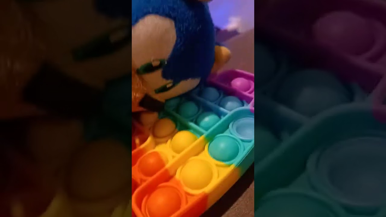 Sonic and Tails play Among Us - YouTube