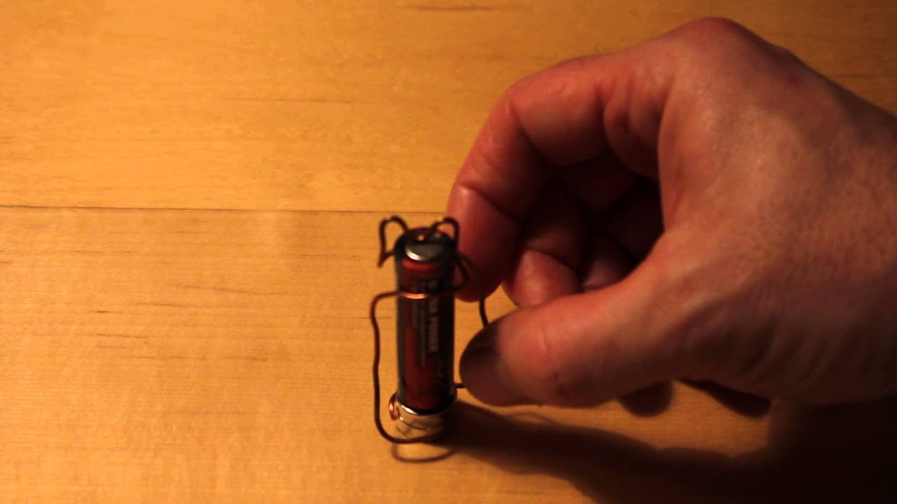 Kid's experiment. The simple electric motor - YouTube