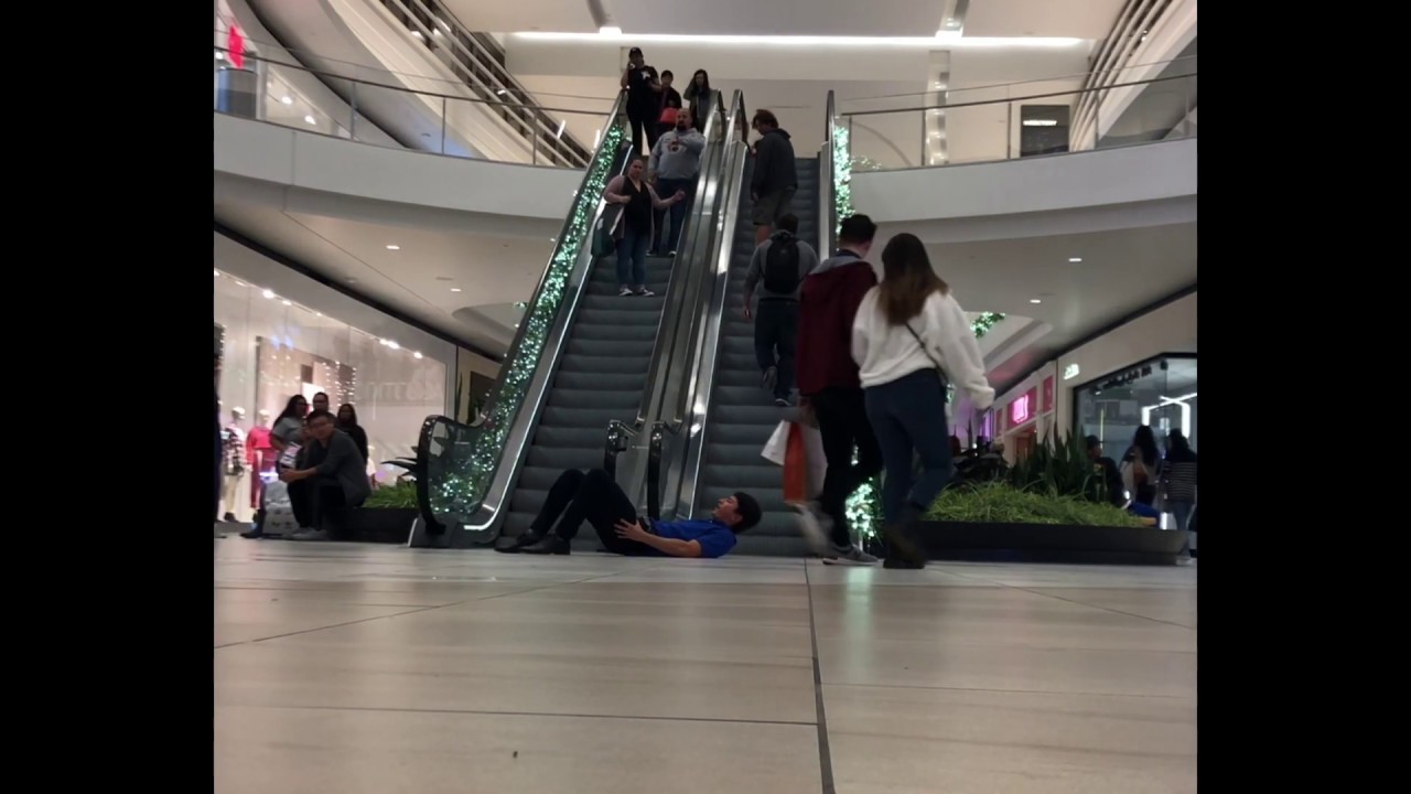 Big FALL on the ESCALATOR (FAIL) - YouTube