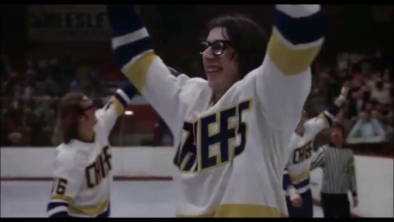 El castañazo (1977) - Escena de los hermanos Hanson - YouTube