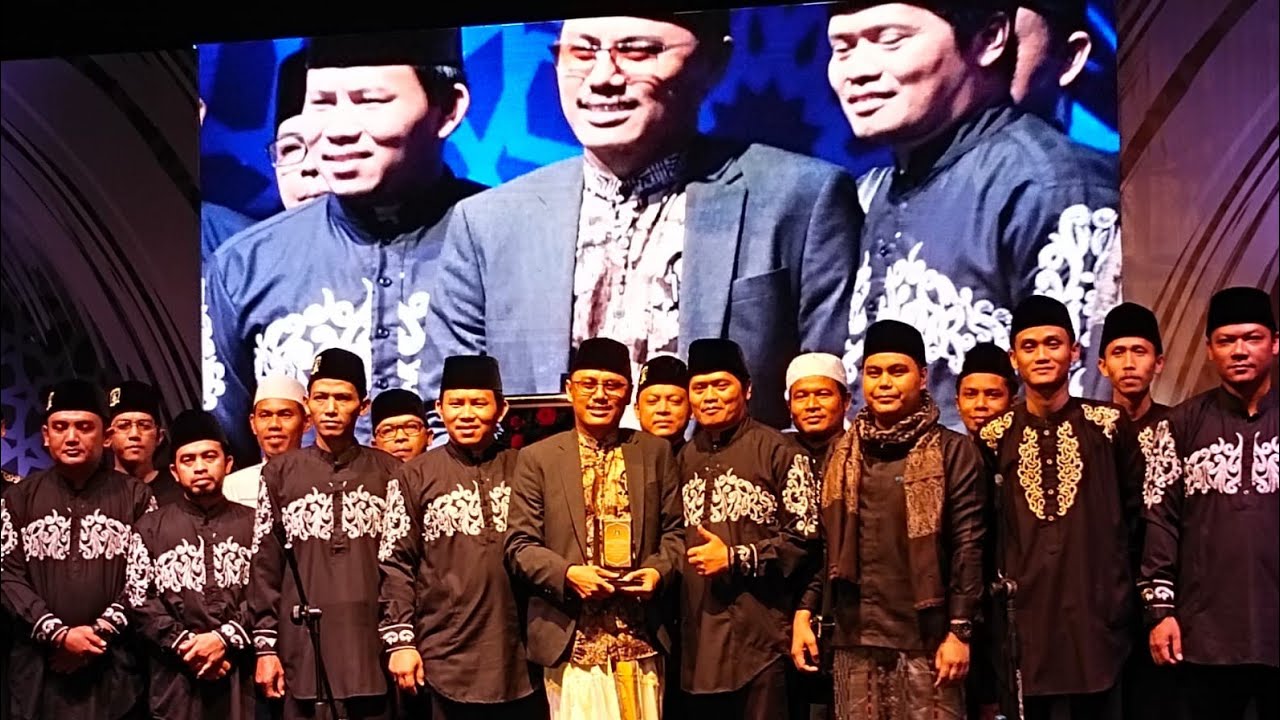 QOMARUN Gambus Djiharkah VOCAL Ustadz Salman amrillah - YouTube