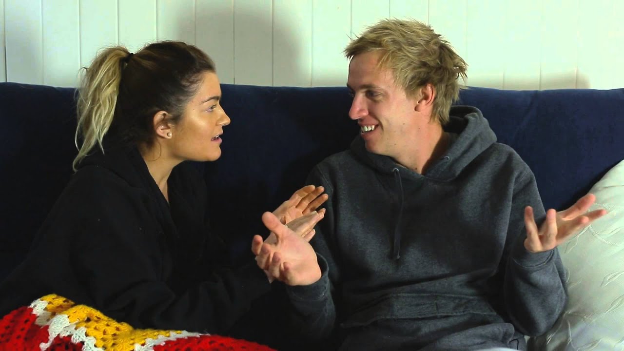 Games with the Girlfriend - YouTube