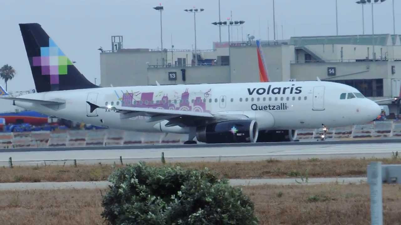Volaris Airlines Airbus A319-132 Chicago Livery [XA-VOQ] takeoff from ...