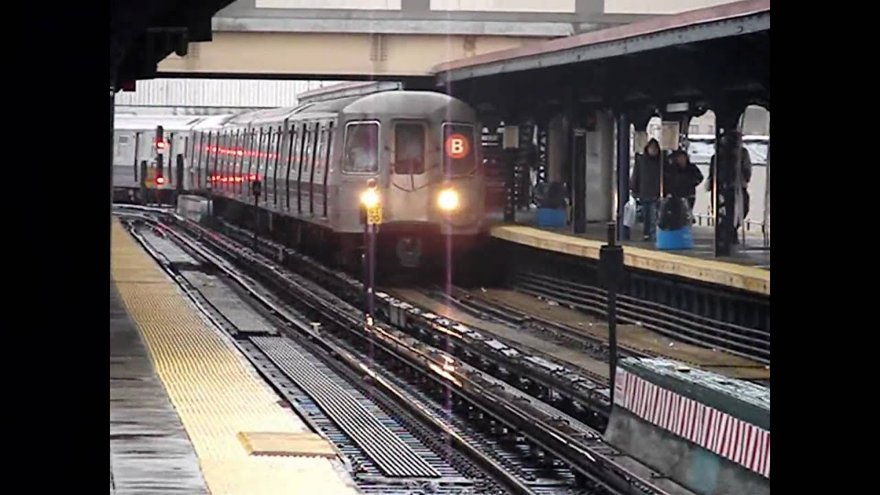 MTA NYC Subway B train arriving at Brighton Beach - YouTube