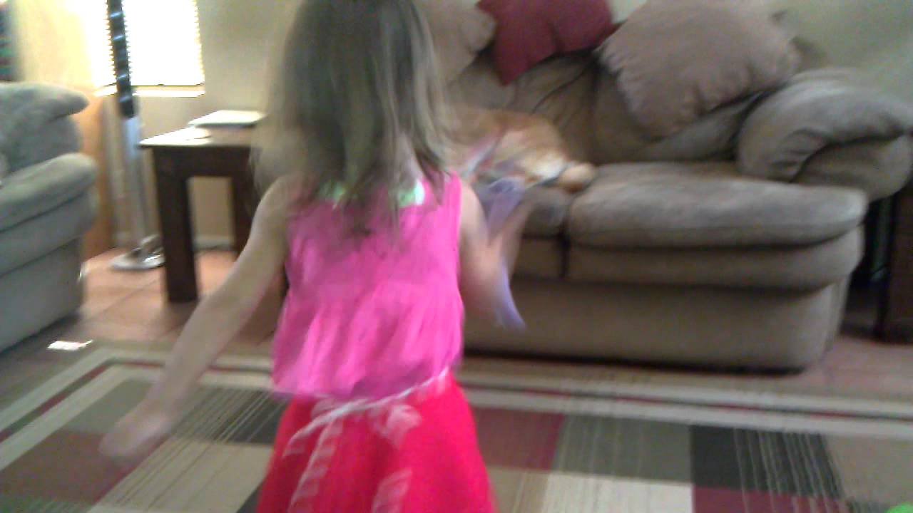 Haylee Dancing - YouTube