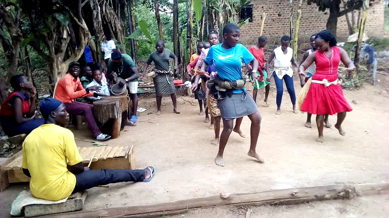 Baganda dance practice the children's home - YouTube