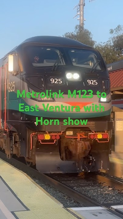 Horn show on M123 #trending #metrolink #train #shorts - YouTube