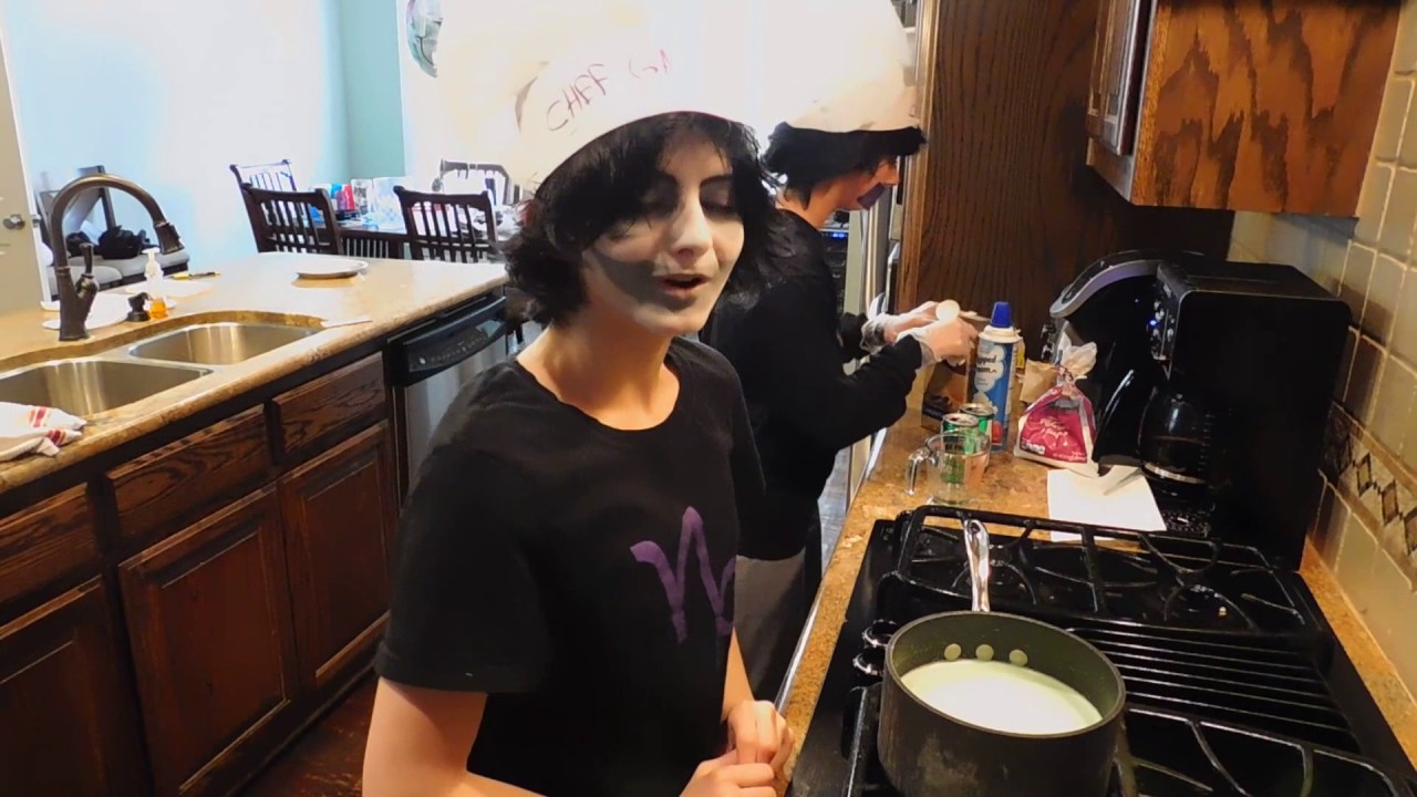 Chef Gamzee and Chef Karkat: How to Make Sopor Pie - YouTube